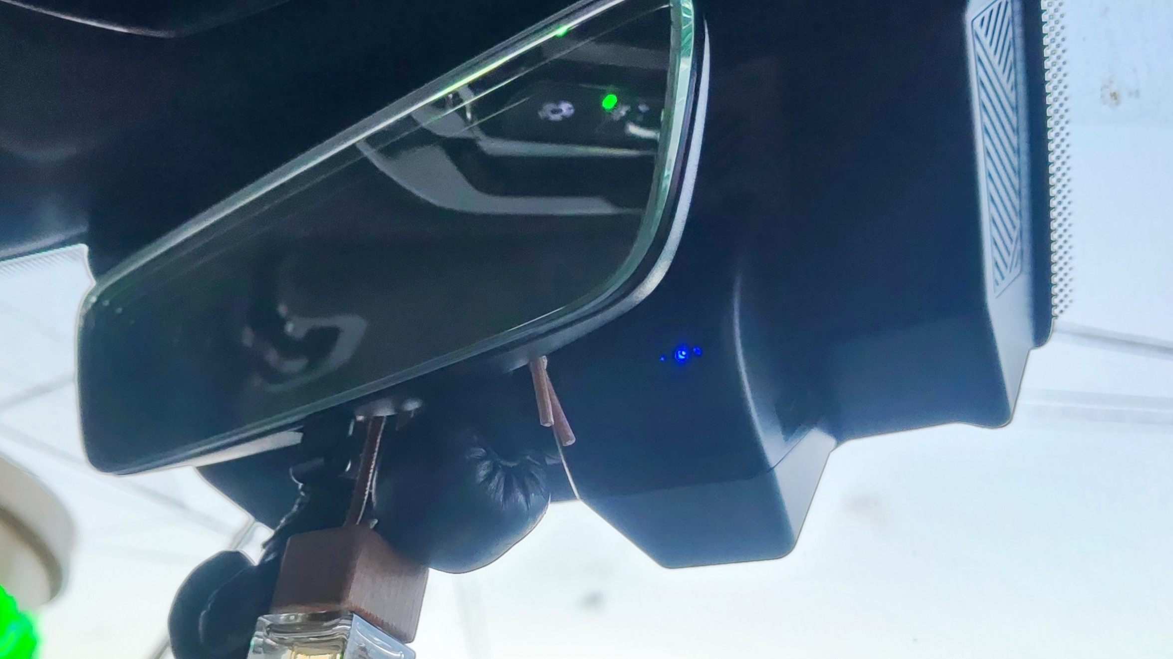 Джетур Т2: установка штатного видеорегистратора и результаты