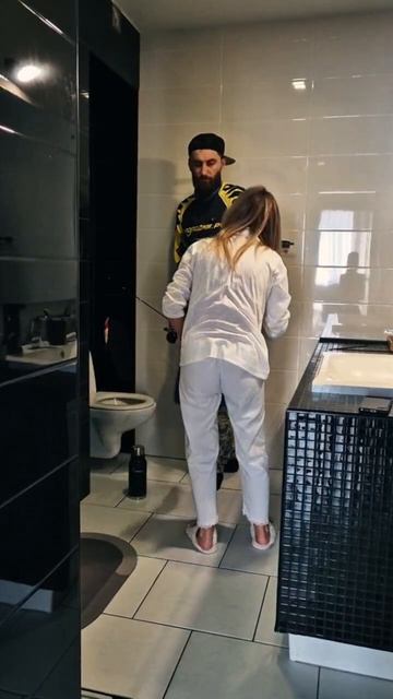 Что здесь происходит?