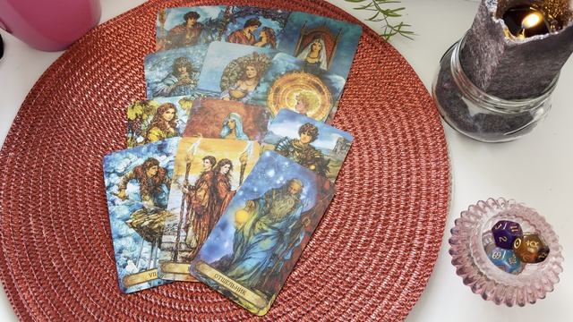 Что он говорит о Вас самому себе? Гадание на Таро