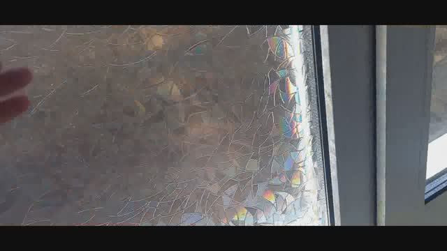 Как наклеить декоративную пленку на окна?