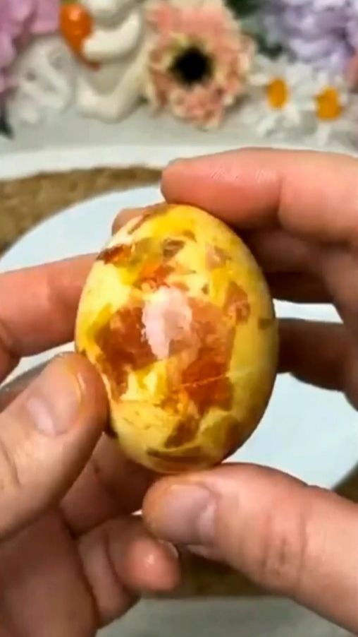 Как покрасить яйца на Пасху