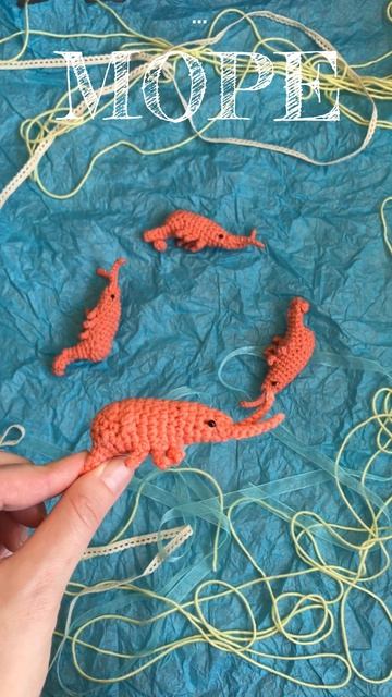 Вязаные креветки | брелок