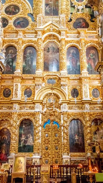 ЗОЛОТОЙ ИКОНОСТАС