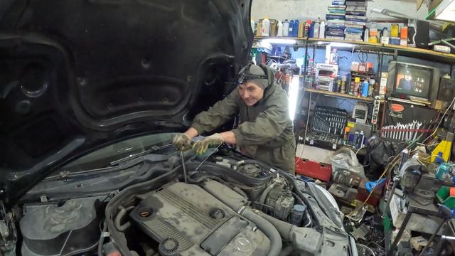 Замена масляного фильтра на мерседес Е200