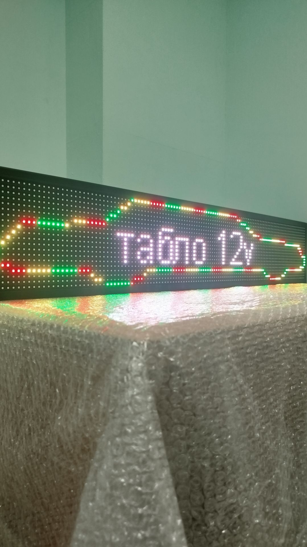 Бегущая строка в автомобиль 12/24v RGB 19*99см