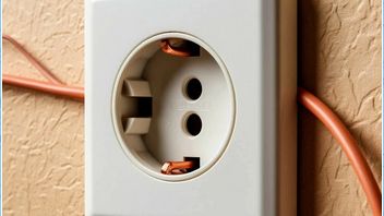 Сгорела розетка - почему? и как поменять?