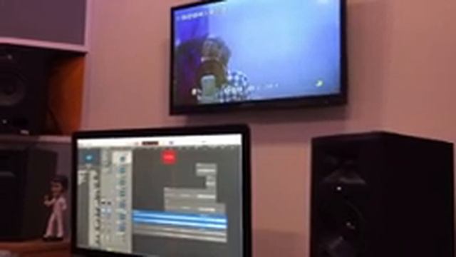 Запись женского вокала для мюзикла "Мелодия зеркал" 18+