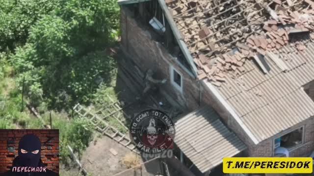 Закинул противотанковую мину в окно врагу