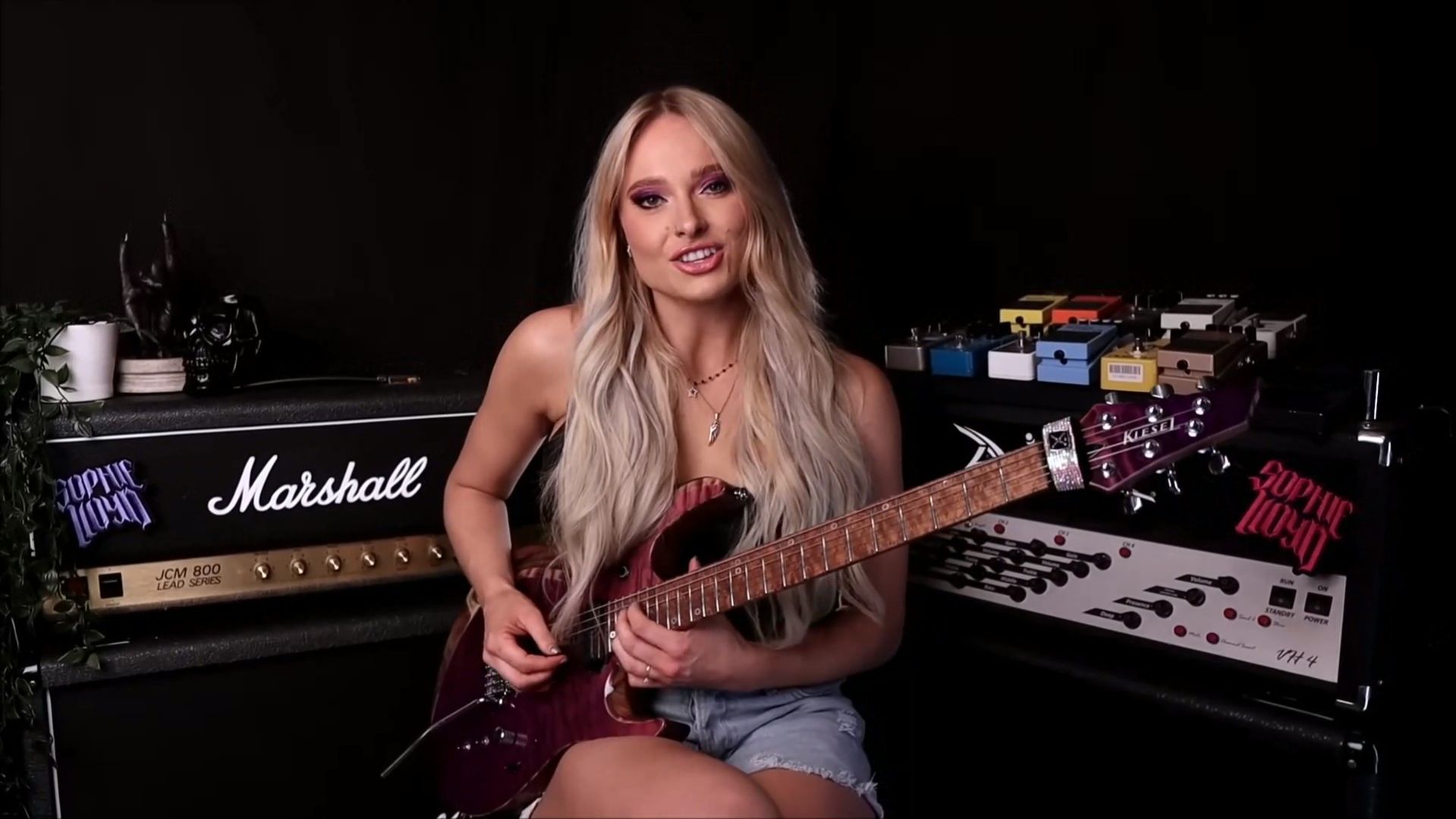 Sophie Lloyd - Blink 182 - What's my age again