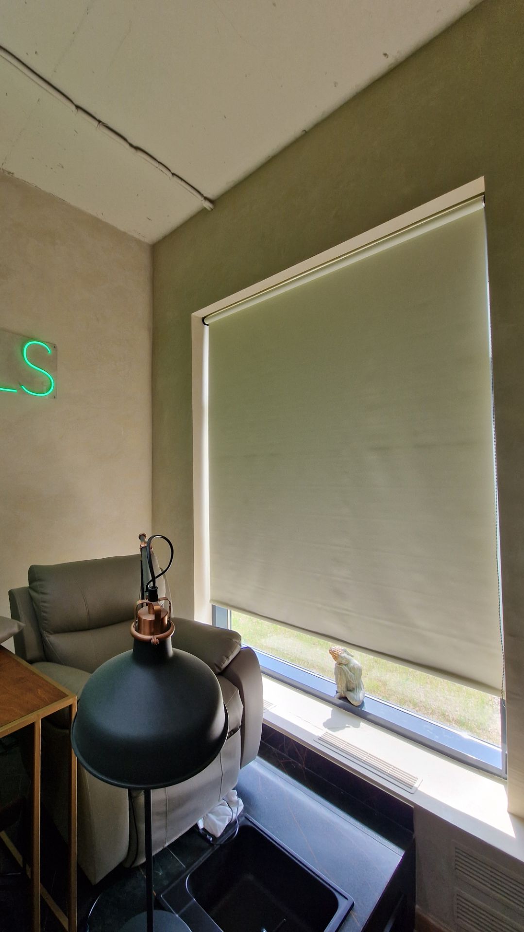 Ткань Респект блэкаут. Кремовый. Свободновисящие рулонные шторы