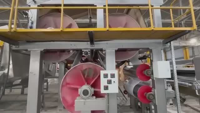 Крутит колесо, промышленность страны