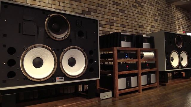 [Old Vid] Early JBL 4350 in Jazz cafe Cortez, Mito Japan - Produced by KENRICK SOUND 水戸・ジャズカフェ『コルテス』