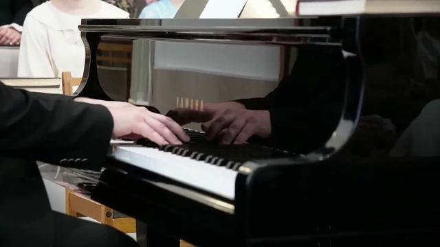 В часы тревог....