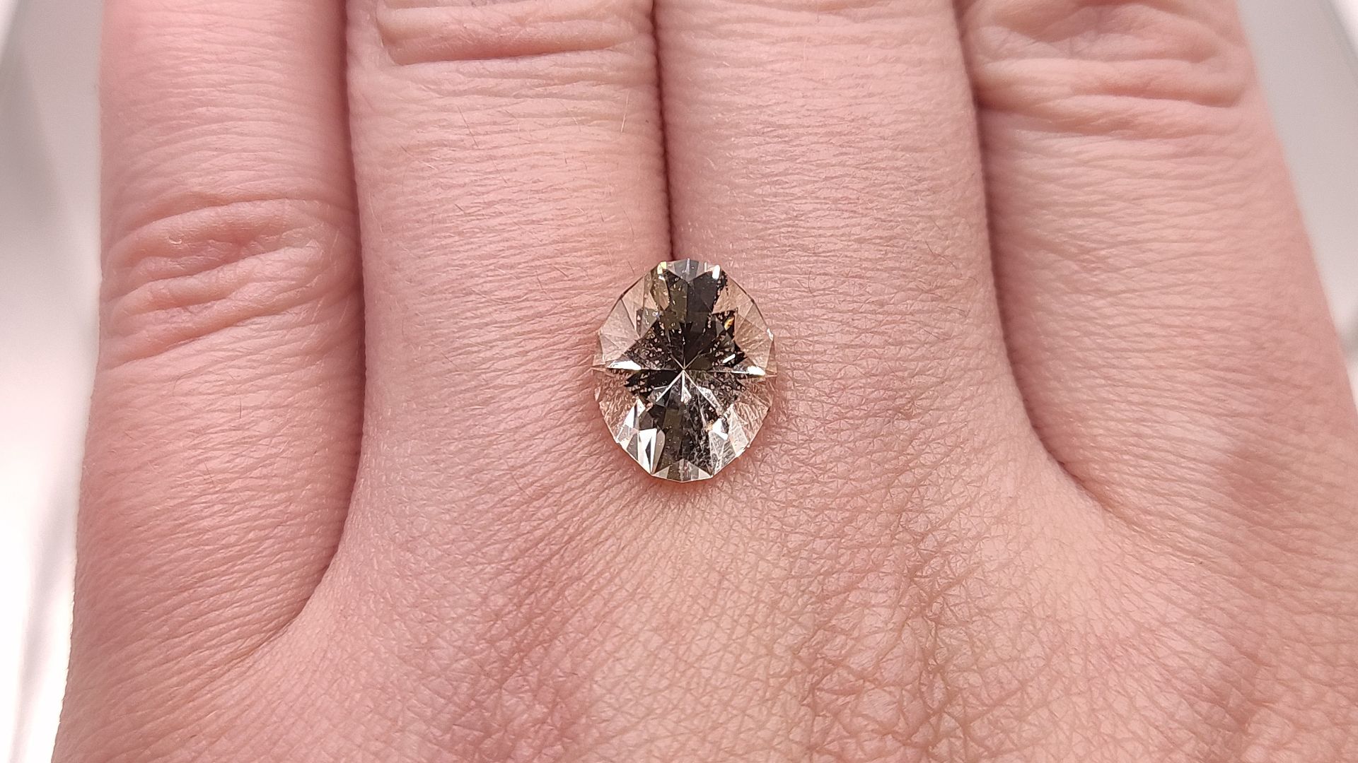 Цитрин овал 4.15 ct. Южный Урал + гемм. заключение