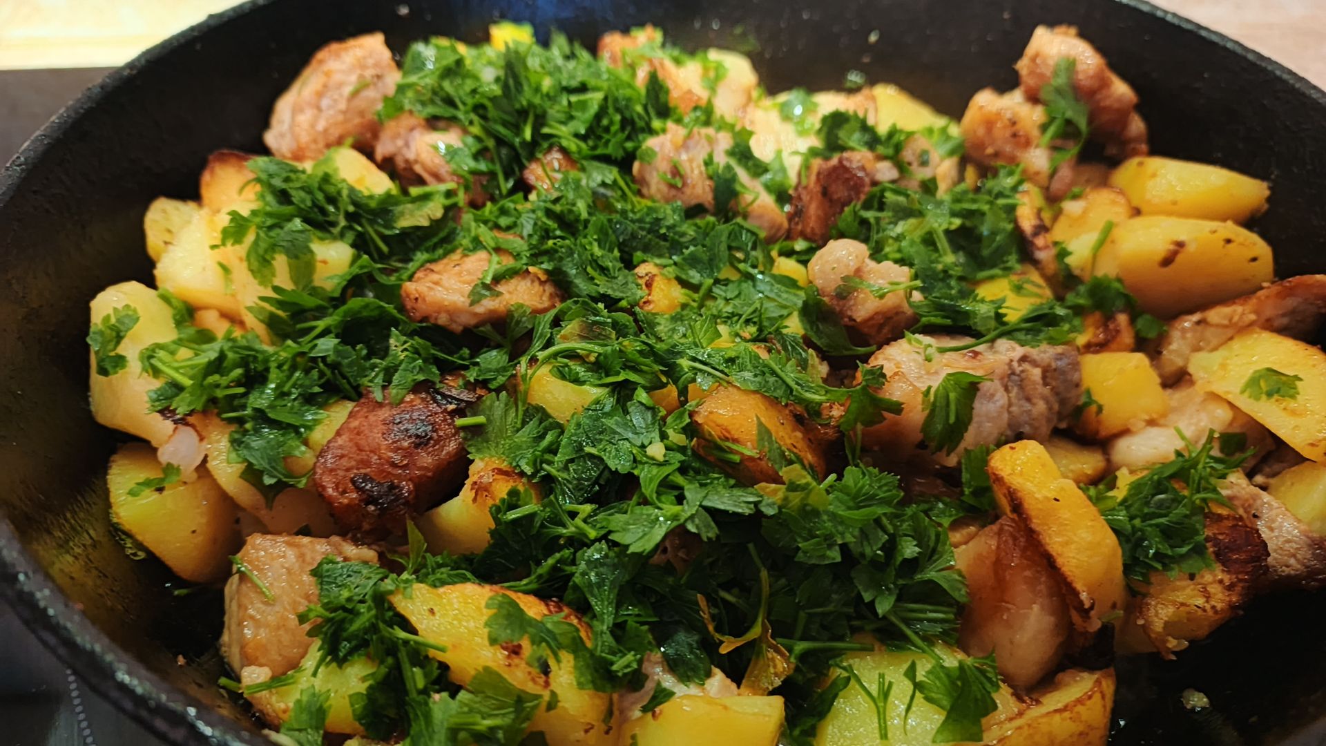 Просто картошка.Просто мясо.Мысли на фоне шипящего мяса.