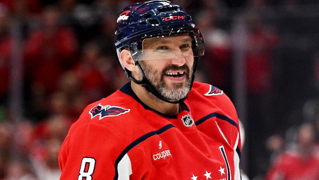 Александр Овечкин стал ЛУЧШИМ снайпером в истории хоккея!  1107 ШАЙБ!