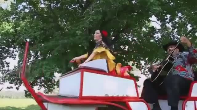 ЦЫГАНЕ ЕДУТ!  - 💃💃💃 - А ЗНАЧИТ - НЕБО ПОПОЛАМ! ЗВЕЗДЫ ПОПОЛАМ! СМОТРИТЕ, СЛУШАЙТЕ, ЭТО ФЕЕРИЯ!