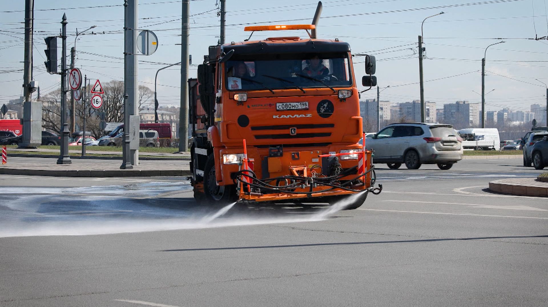 Тебе водить. Уборка города после зимы, почему троит двигатель, новый мотосезон