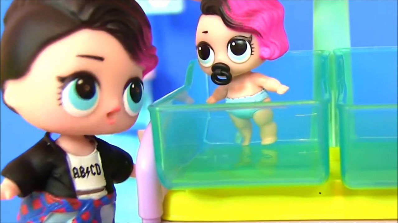Мультики залипалки для детей про кукол ЛОЛ.Барби рожает куклу ЛОЛ.