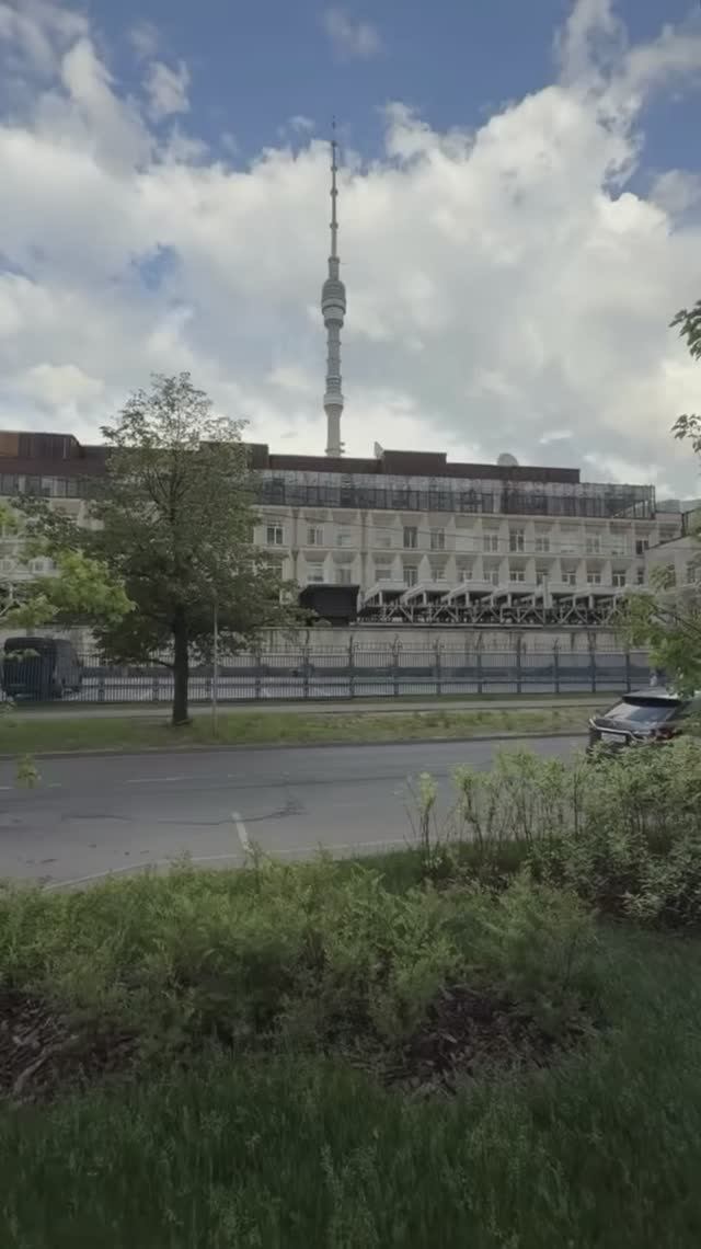 Шум от вентиляторов и лай собак с питомника...👇🏻