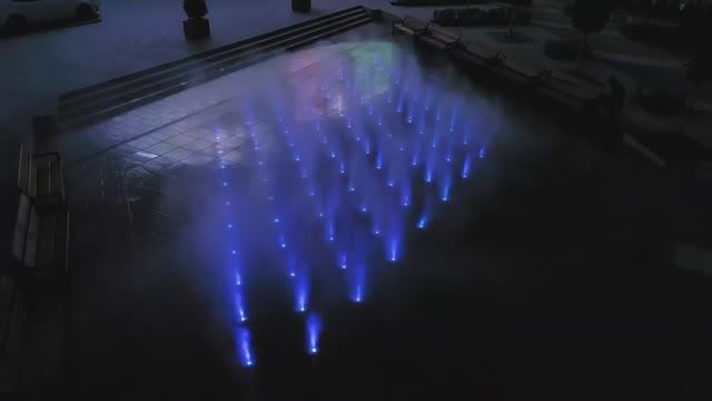 Пешеходный цветодинамический фонтан напротив ТРЦ Forum, г. Алматы