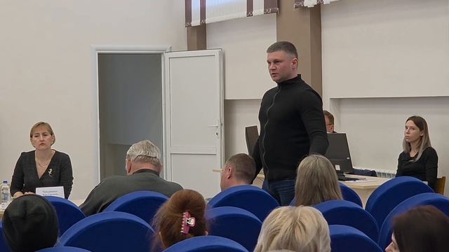 Сергей Баталов провел встречу с жителями