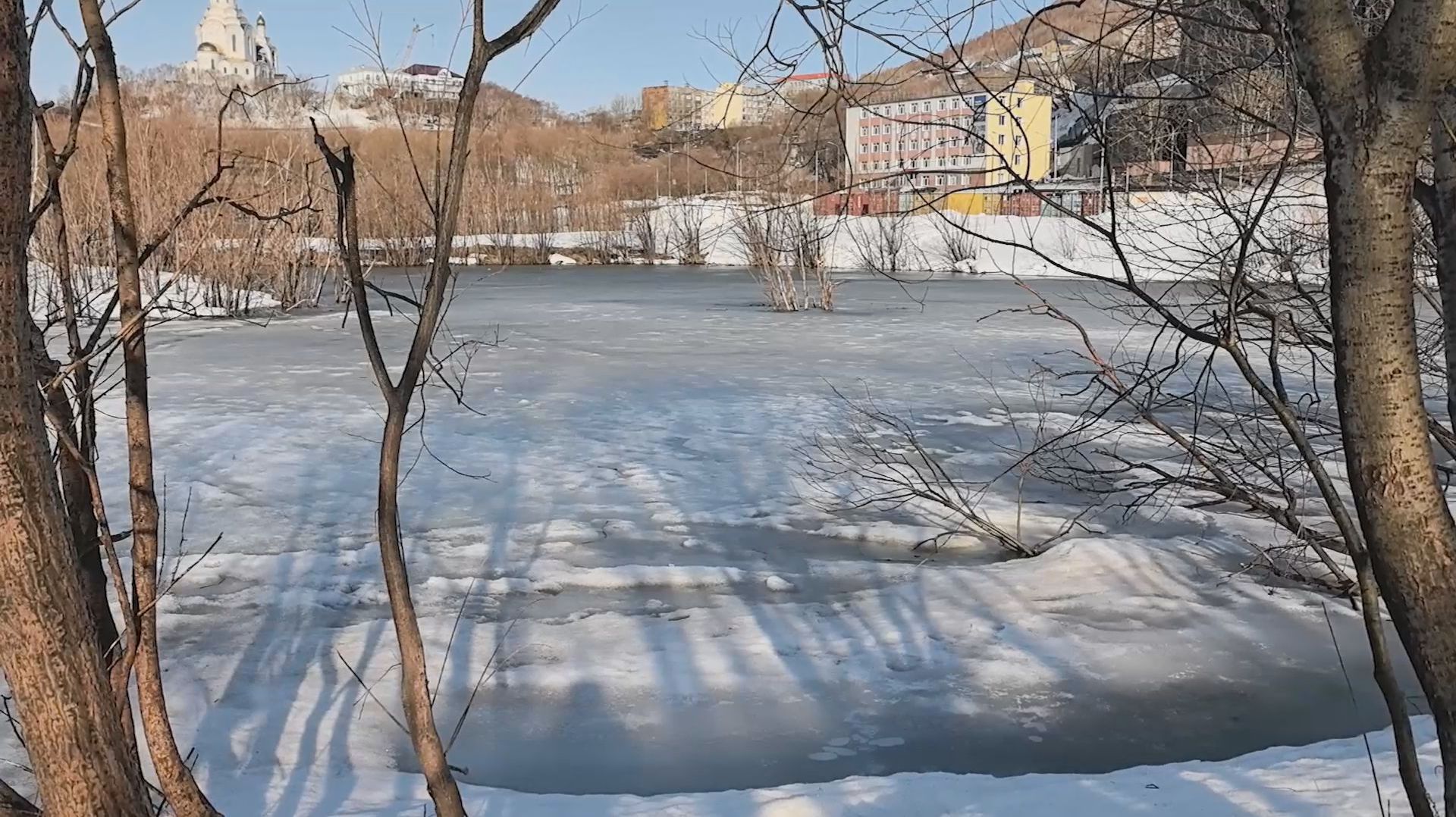 ОСТОРОЖНО, ЛЁД!