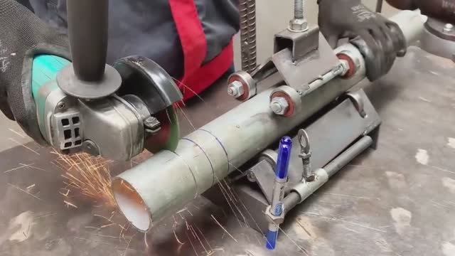 Хватит портить трубы — сделал приспособление для ровной резки