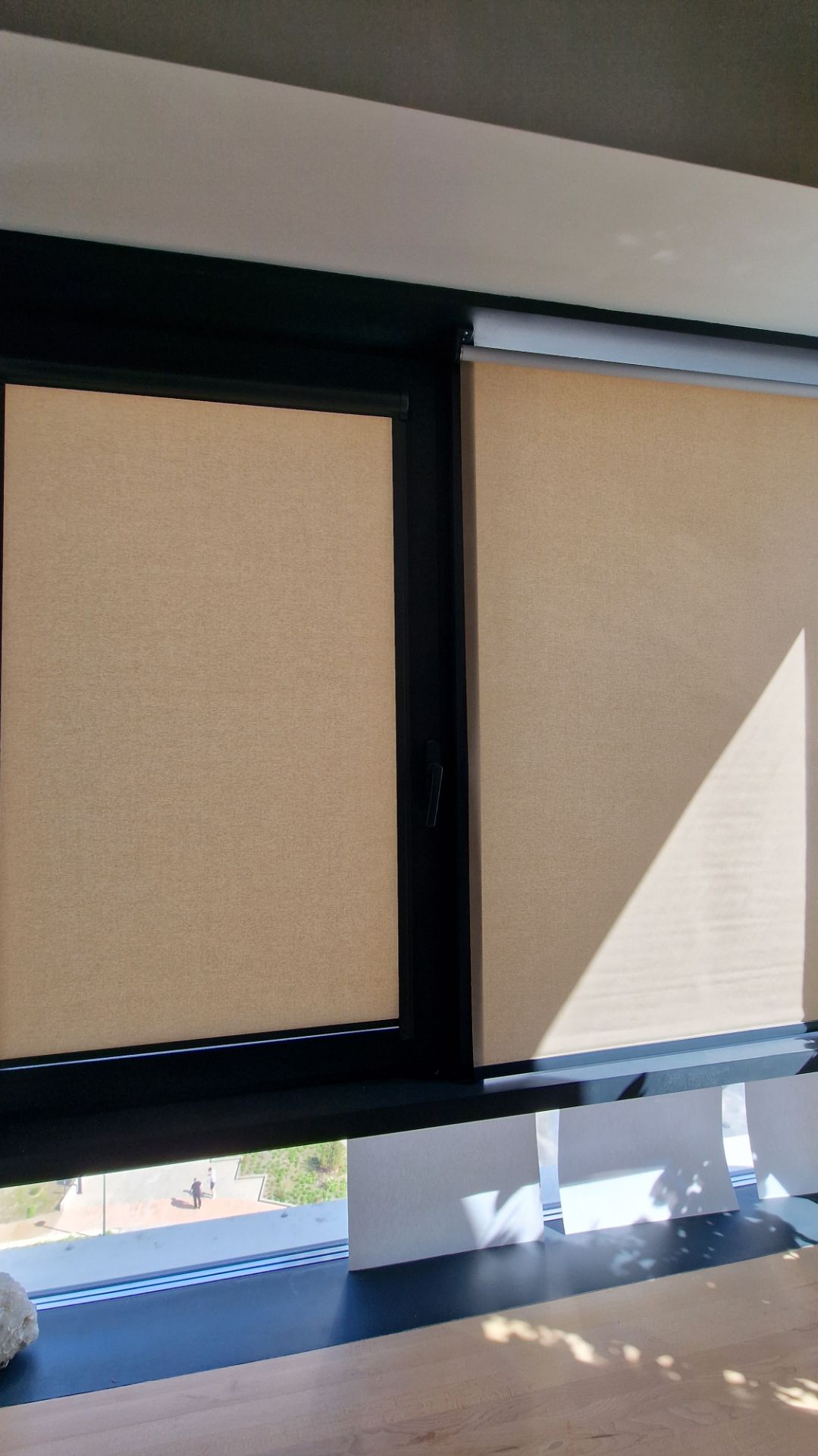 Ткань Монако. Песочный. Кассетные и Свободновисящие рулонные шторы