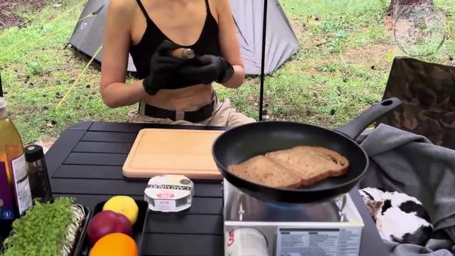 РЕЛАКСИРУЮЩИЕ ЗВУКИ ДОЖДЯ НА ПРИРОДЕ С СОБАЧКОЙ В ПАЛАТКАХ С ПЕРЕКУСОМ ПОД ДОЖДЕМ ГАРМОНИЯ СВОБОДЫ