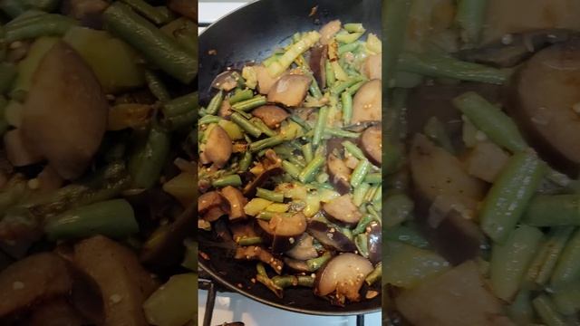 «ЗАМОРОЖЕННЫЕ ОВОЩИ — ЭТО ВКУСНО? Секрет зелёной дачи в Карелии! Горячее с сыром за 15 минут»