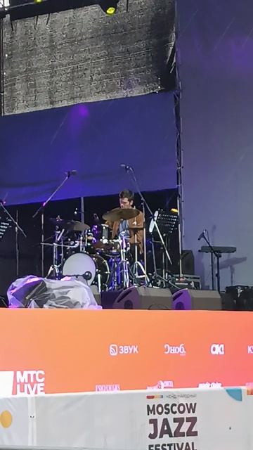 Музыка и английский он лайн, прочтите описание видео, список услуг, нужно пищите на почту