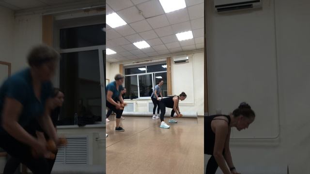 Силовая тренировка! Гантели 2 кг.!