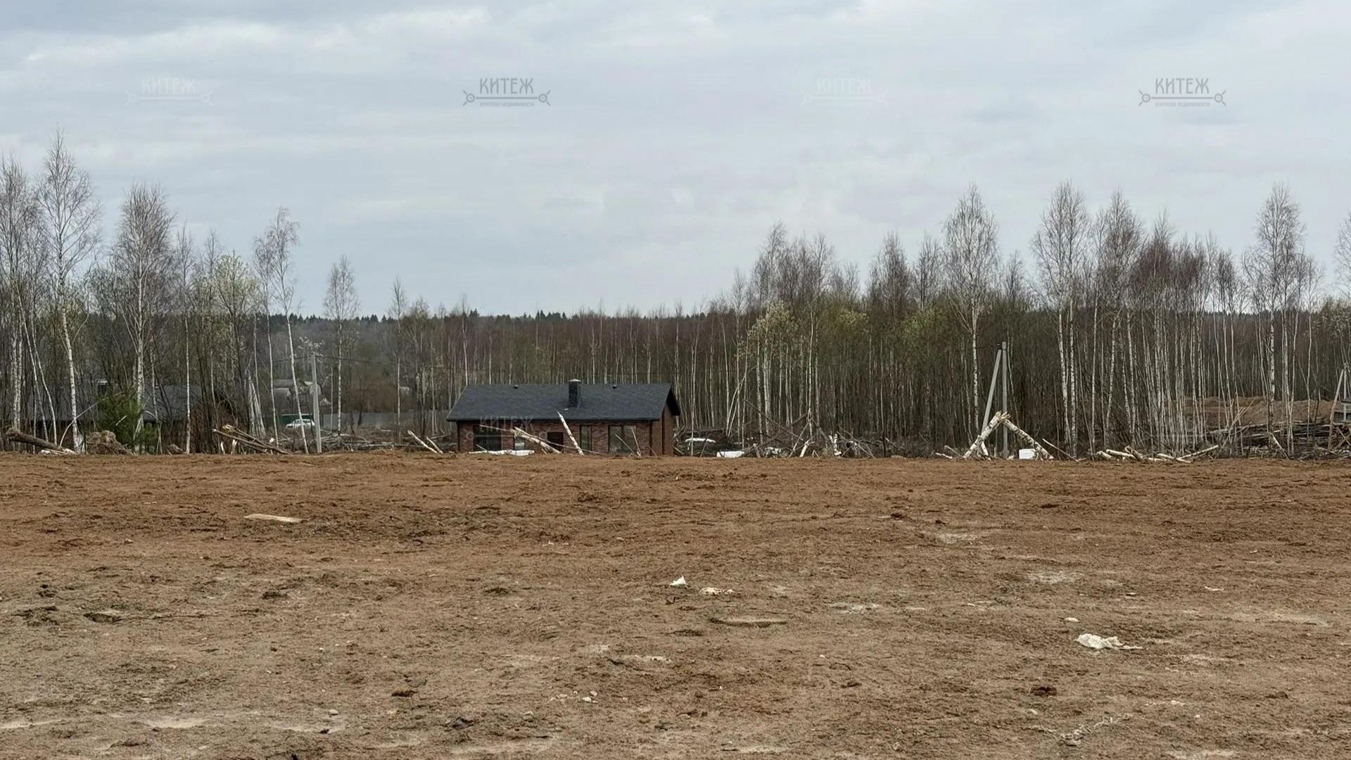 Участок с коммуникациями в Калуге в районе магазина "Метро".