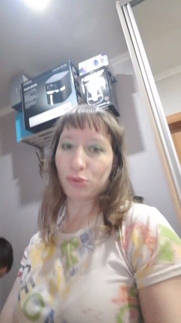 Встреча мужа и долгожданного телевизора домой после ремонта