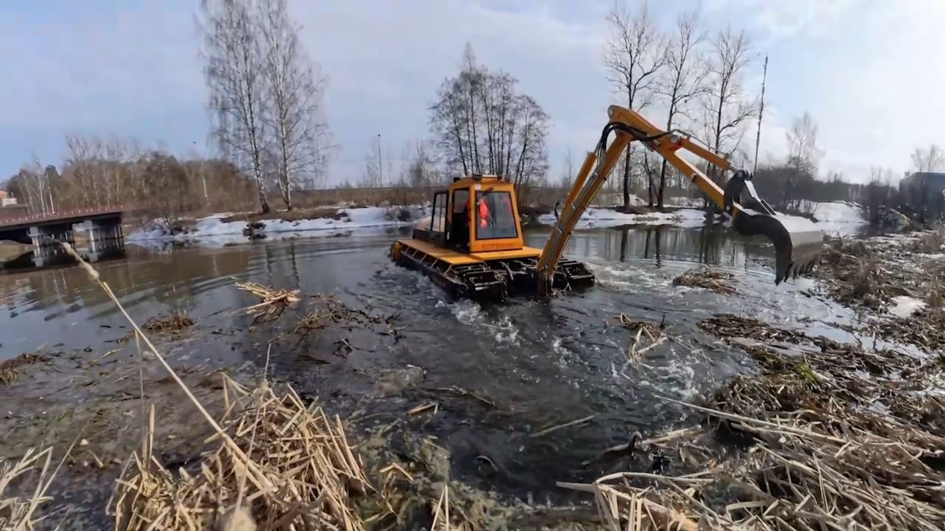 В Ивантеевке стартовали работы по расчистке реки Учи