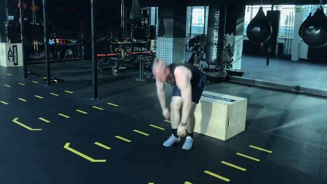 Обход тумбы в позиции Pike/Пика.