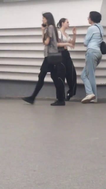 Станция метро интерьер пассажиры поезда Невский проспект Ленинград 8