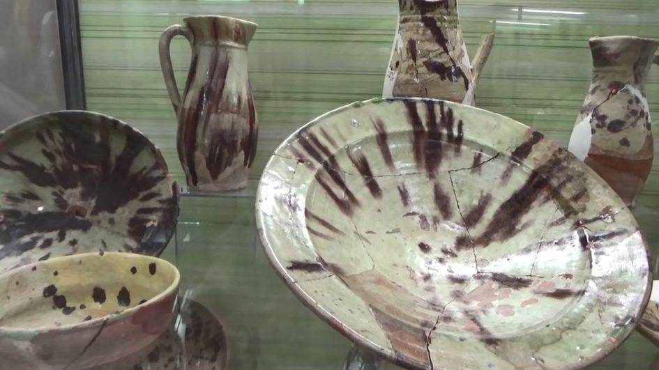 Поливные чаши Юго-Восточного Крыма с орнаментом брызгами