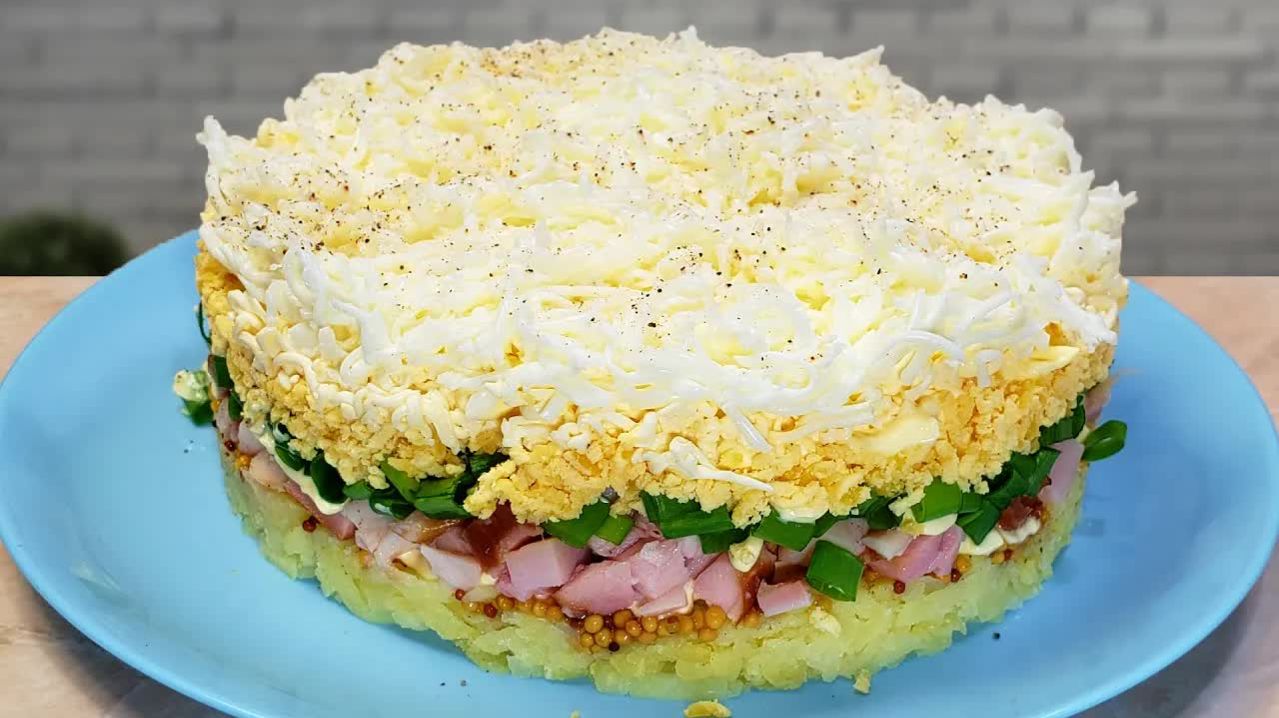 Салат "СНЕЖОК"! Его все ищут на столе! Невероятно простой и вкусный салат на праздничный стол!