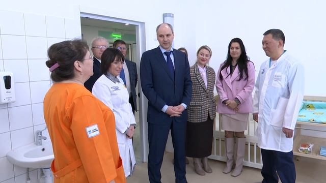 2026_04_03_Денис Паслер открыл детскую поликлинику в Березовском