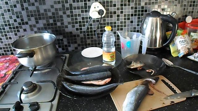 Как  замариновать селёдку в домашних условиях