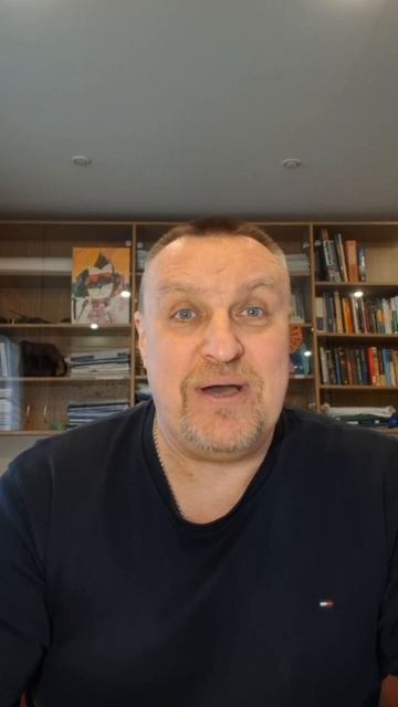 Женщина приходит к психотерапевту  и говорит: