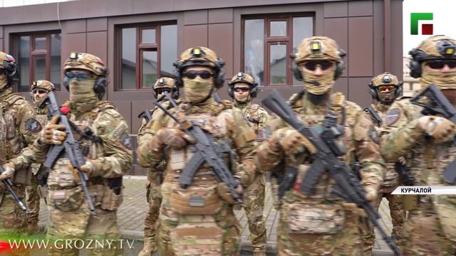 Сотрудникам ОМВД по Курчалоевскому району передали семь мотоциклов для использования на СВО