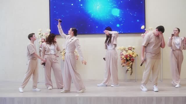 Песня "Сохрани надежду и любовь..."