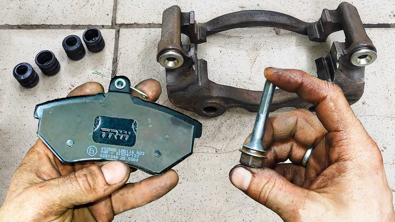 Полное ТО передних тормозов! Пошаговая замена | Golf 3