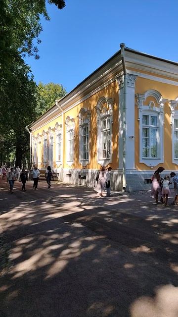 Петергоф. Екатерининский корпус.