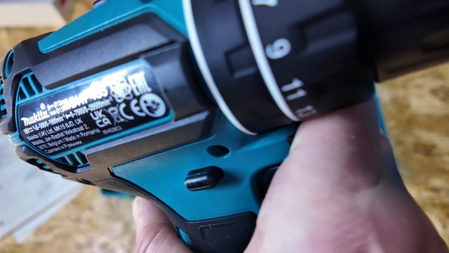 Сегодня у нас на обзоре аккумуляторный ударно-винтовой шуруповерт Makita DHP485SFE