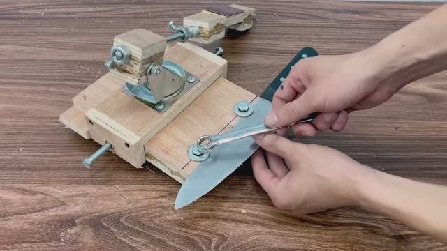 👉 Хватит точить ножи кое-как — сделай простейшую точилку из хлама