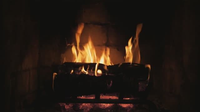 КАМИН 🔥 / ЗВУКИ КАМИНА И ПОТРЕСКИВАНИЕ ПЛАМЕНИ / FIREPLACE